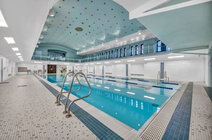 Relaxing Apartment Downtown! Pool/sauna/gym - Cleveland, OH