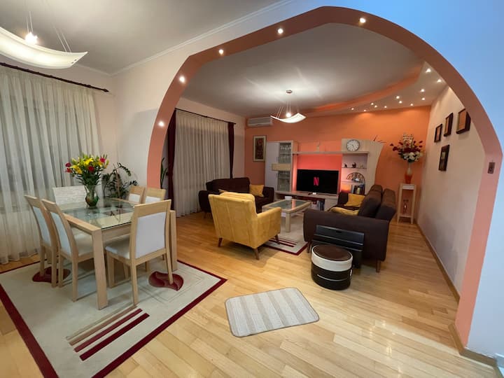Zee's Lux Central Spot - Skopje
