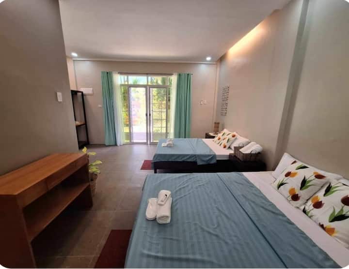 Deluxe Room Best For 4 With Private Beach & Wifi - Ginatilan