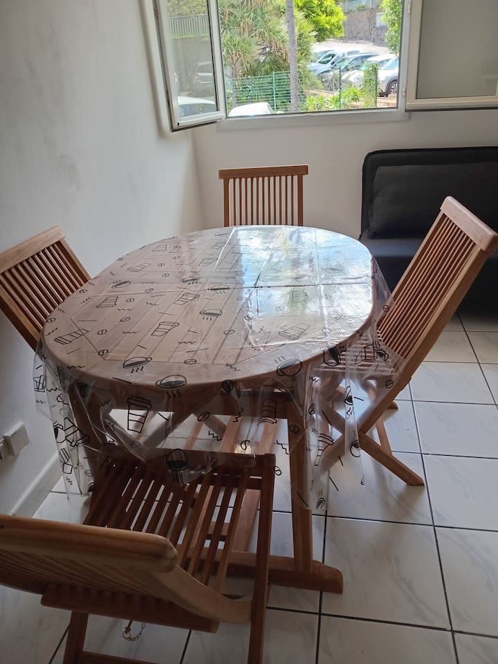 Studio Très Bien Placé, St Gilles - Saint-Gilles les Bains