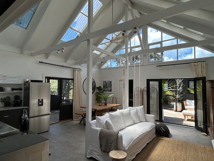 Charming Palm Beach Getaway - Waiheke Island