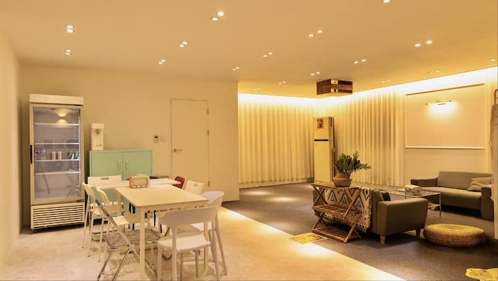 [성대역3분,20평]라이킹스페이스 파티룸 수원점 (펜션/엠티Mt/대형모임공간) - Suwon-si