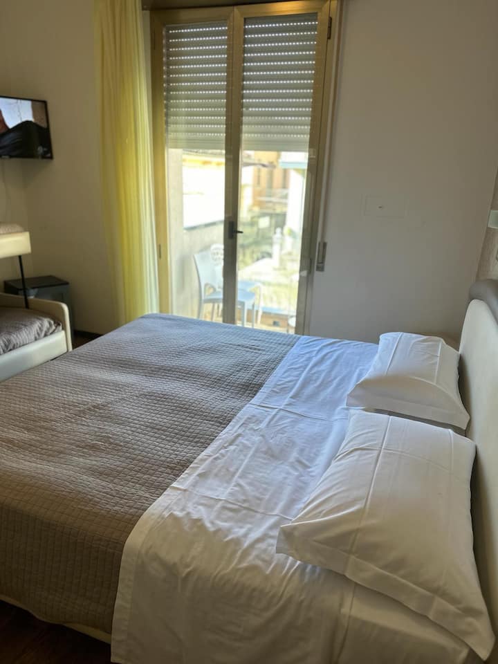 Riviera Mare 106 Balcony Street View - Rimini