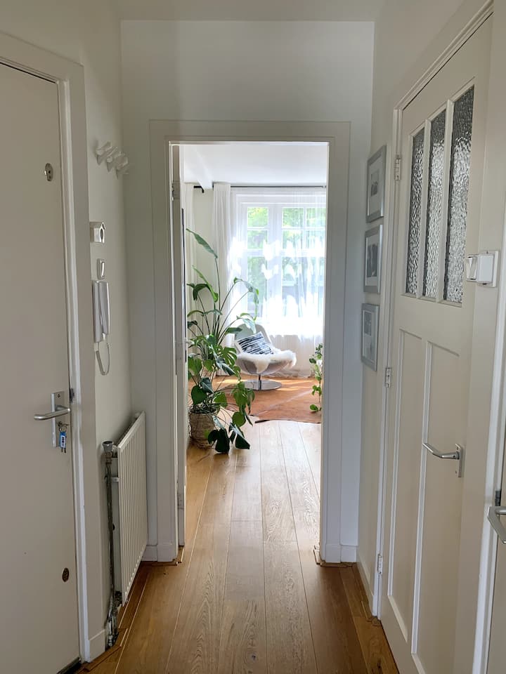 Sunny Bolo Gem: Cozy 2-bedroom Retreat - Amsterdam