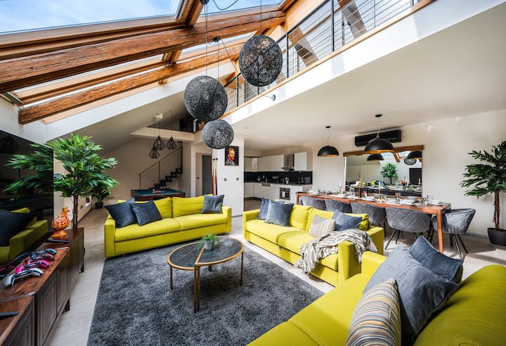A/c Luxury Loft: Friends & Family Edition - Praha