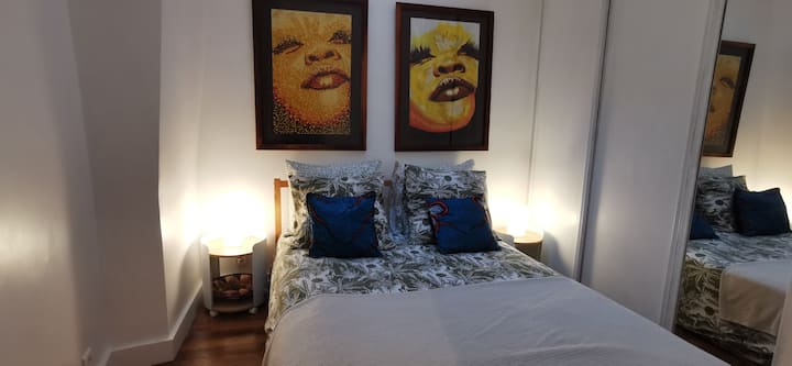 Deux Pièces Champ De Mars Paris - Paris