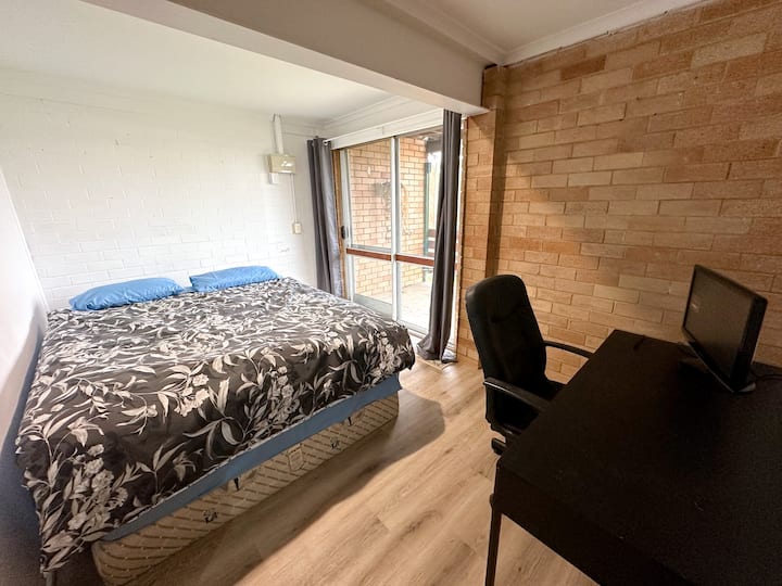 Comfy Room With Private Entrance - Sunshine Coast