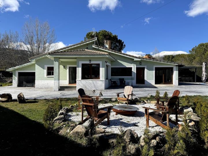 Casa Rascafría : Encanto, Elegancia Y Piscina - Rascafría