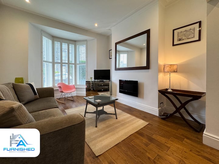 Large House | Central | Perfect For Groups Of 6 - Harrogate