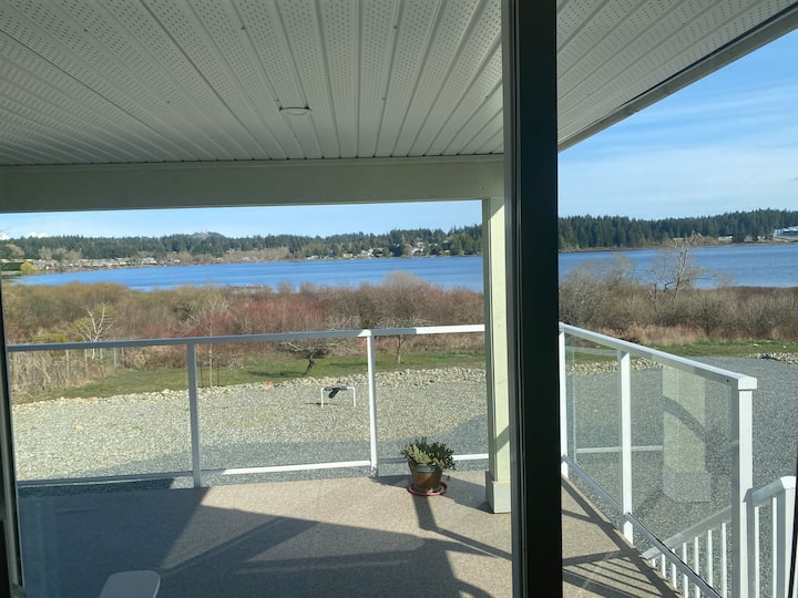 Lakeside Cottage - Nanaimo
