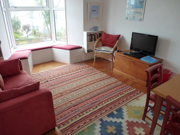 Flat One - 7 Barnoon Terrace - Carbis Bay Beach