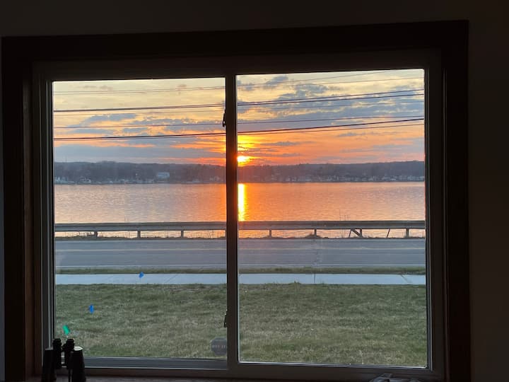 Lakefront Cabin W/ Sunsets + Eagles Renovated 2024 - Edinboro, PA