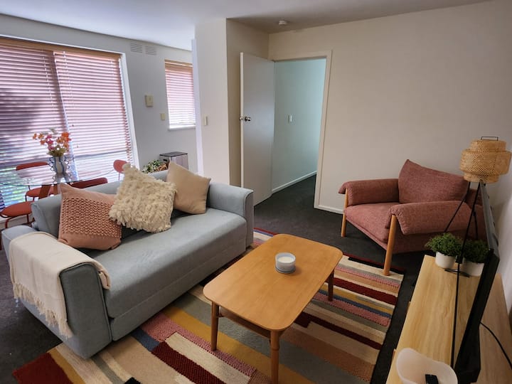 Retro Rose St Kilda Mansions - St Kilda