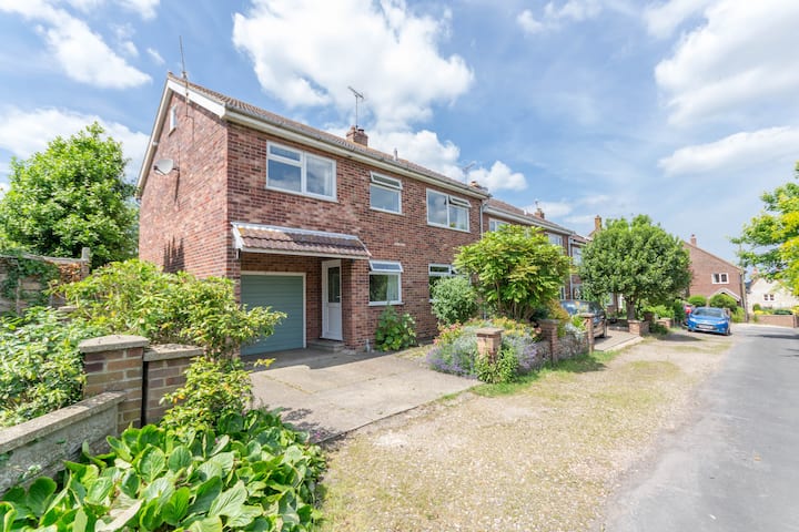 <5 Mins Walk To Wells Quay + Private Parking - Wells-next-the-Sea