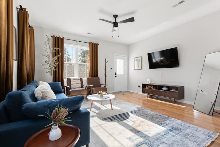 Winter Avail!~easy Access To Dt Raleigh! - Raleigh, NC