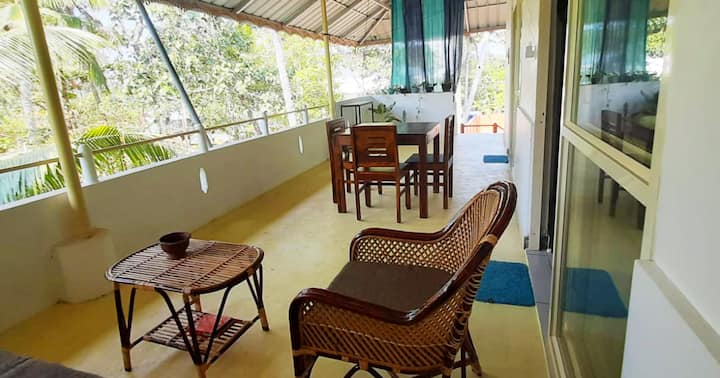 Cozy & Spacious  Rooftop Apt - Varkala
