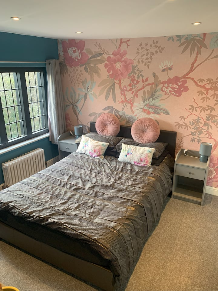 Cosy Jacuzzi Room - Bexhill