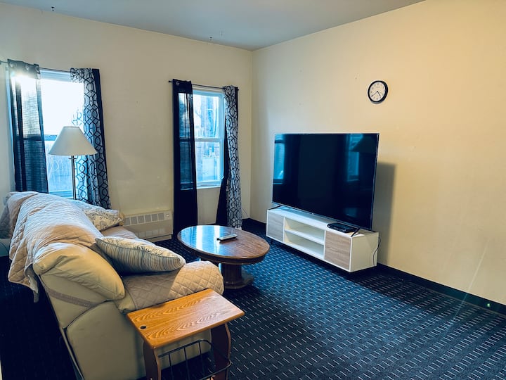 Near Hospitals - 2 Bedroom Apt W/kitchen & Laundry - Billings, MT