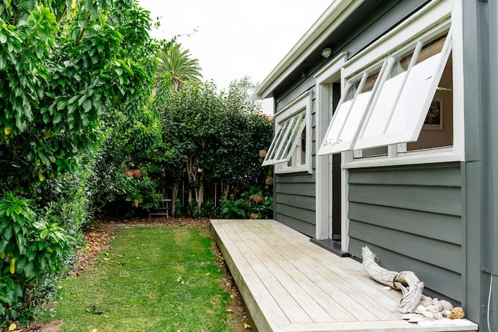 The Waihitian - Waihi