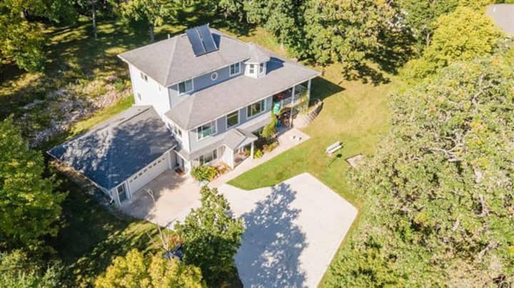 Stylish Riverview Escape - Decorah, IA