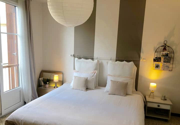 Chambre Spacieuse Lit King Size Parking Gratuit - Aix-en-Provence