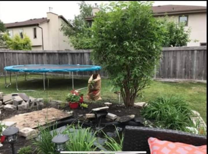 Luxury 2000sq Ft Home *Hot Tub* - ウィニペグ
