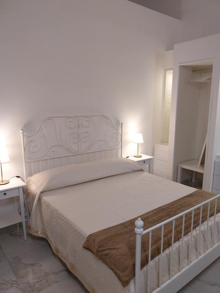 Quartieri Spagnoli House - Naples