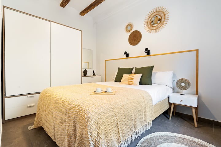 Almirall Beach 41 - Barcelona