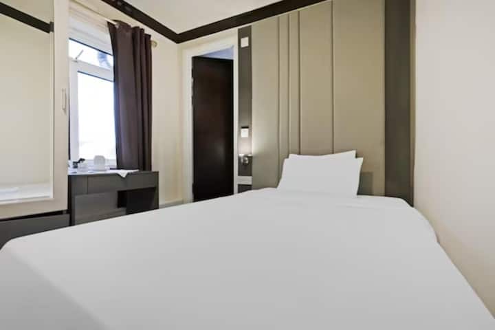 The Baltimore Hotel Standard Twin Room - Stockton-on-Tees