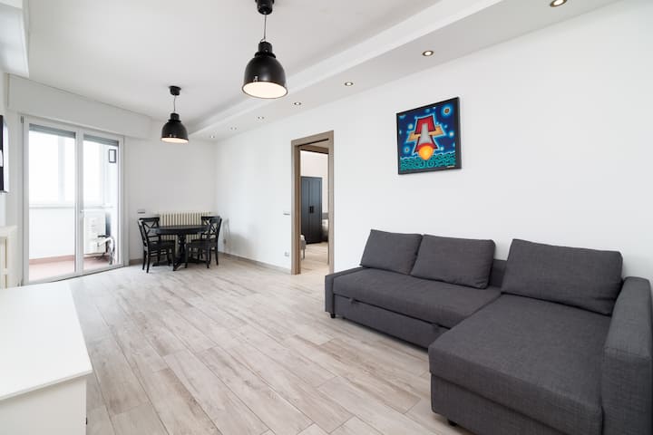 Nuovissimo Attico 17° Piano, 10 Posti Letto - Milán