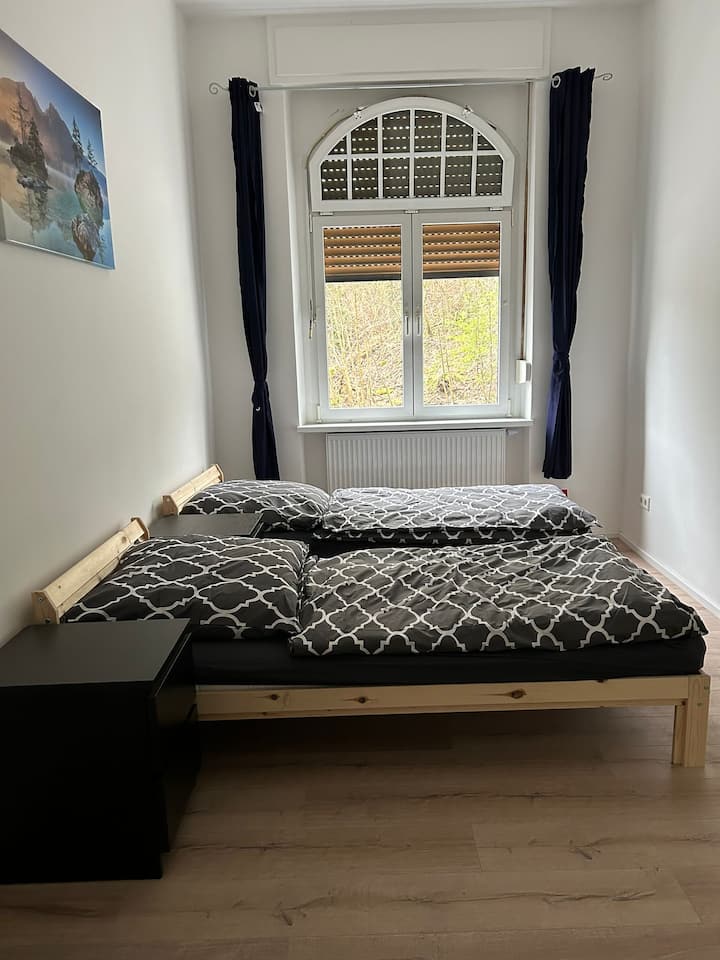 Sanierter Altbau Mit 2 Betten - 1zkdb - Wuppertal