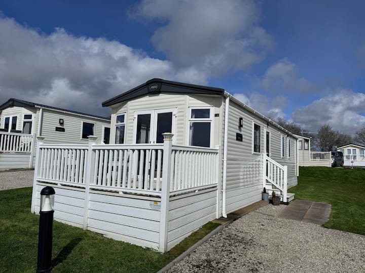 Finch 26 - Meadow Lakes - St Austell