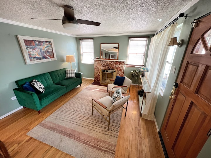 Expansive Luxury Downtown Haven Family Friendly - Englewood, CO