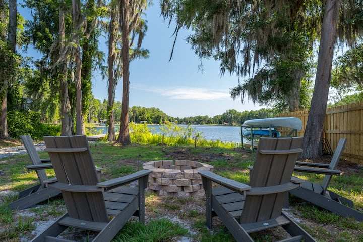 Lakefront Cabin Retreat: Hot Tub, Kayak & Pingpong - Odessa, FL