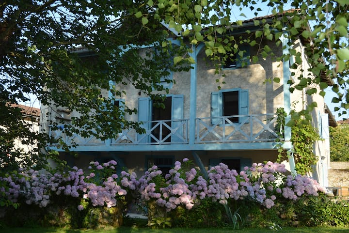 "Au Balcon De Léonie" - Salies-du-Salat
