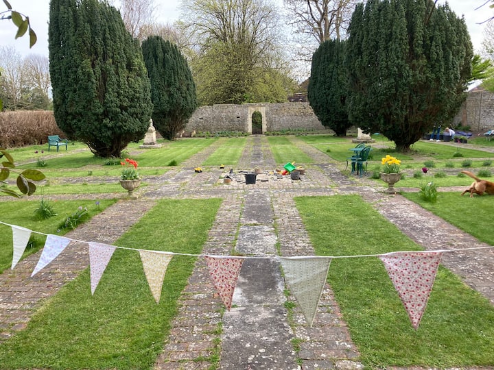 Guest Suite In Charming Stable Block Conversion - Steyning