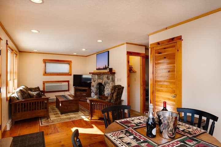 Private 2br Lake Placid Adirondack Cabin #8 - Lake Placid, NY