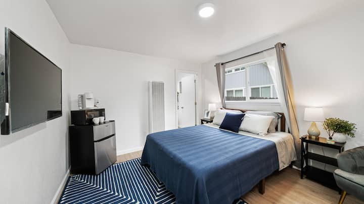 Lodge On Pioneer Trl:1 Queen Bed - Zephyr Cove, NV