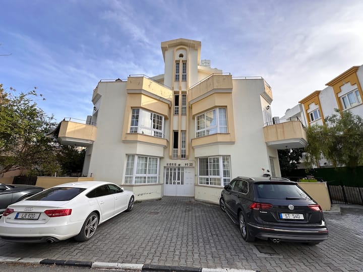 Girne Merkez 3 Yatak Odalı Daire - Girne