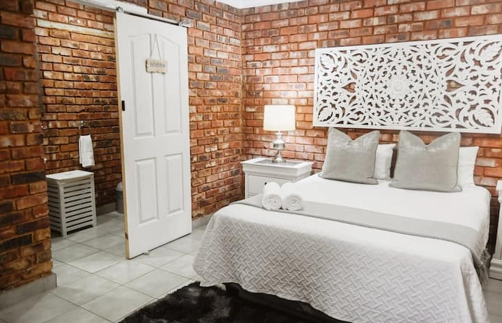 Zhantique Guest House 1- Unit 3 - Boksburg