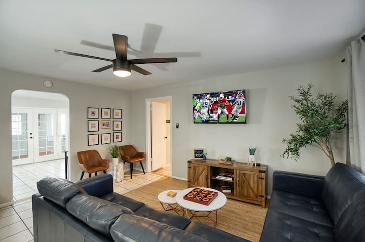 Peoria Retreat W/grill & Games - Peoria, AZ