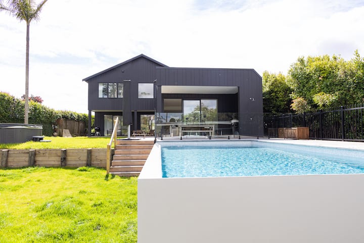 Brand New Architectural Home - Waiheke Island