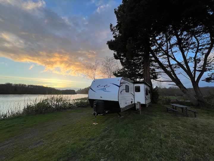 Surfside Glamping Rv (Site #17) - Klamath, CA