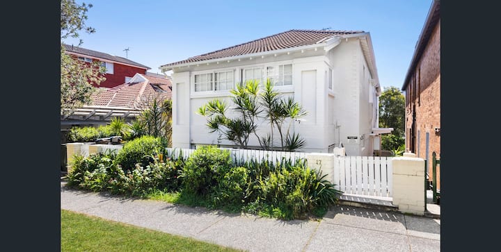 Bondi Beach Apartment - 3min Walk To Icebergs Pool - Coogee