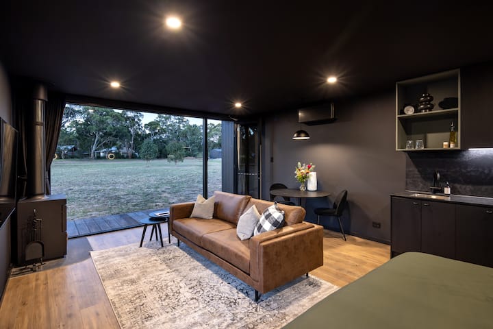 Luxury Vineyard Cabin Escape - McLaren Vale