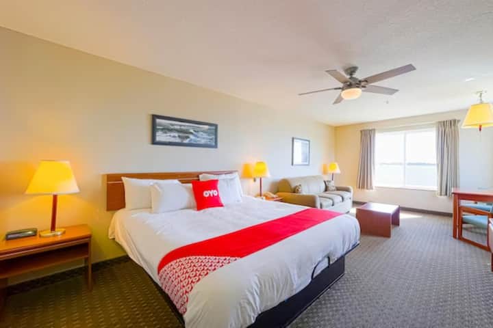 King Room With Balcony - Ocean View - Lincoln City