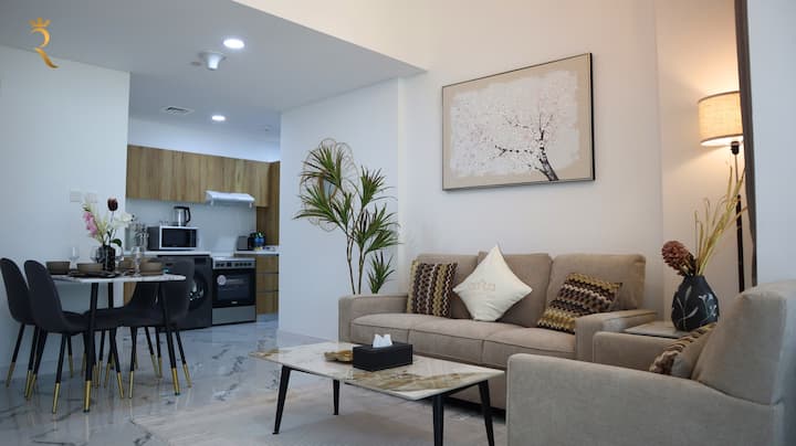2br Nearby Airport | Cozy Poolside Relaxation - Abu Dabi