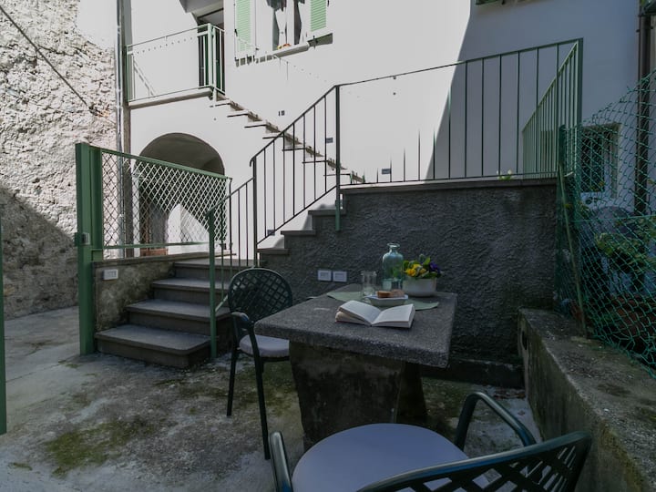 Mamma Ciccia - Modern Apt In The Historic Centre - Mandello del Lario