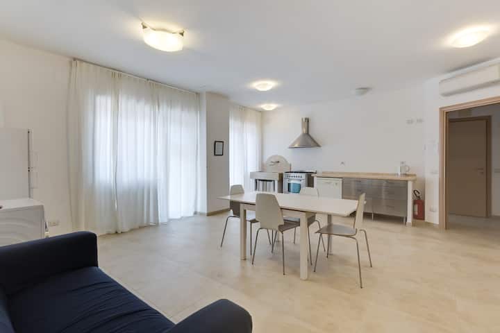 Two Apartments And 8 Rooms - Rome