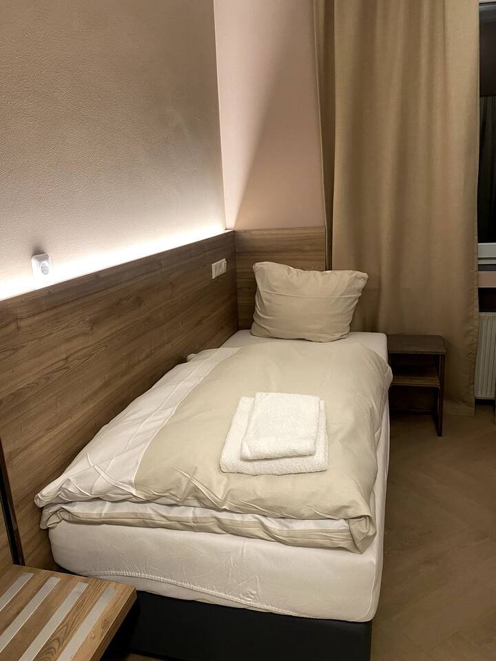 New Renovated City Single Room - Düsseldorf